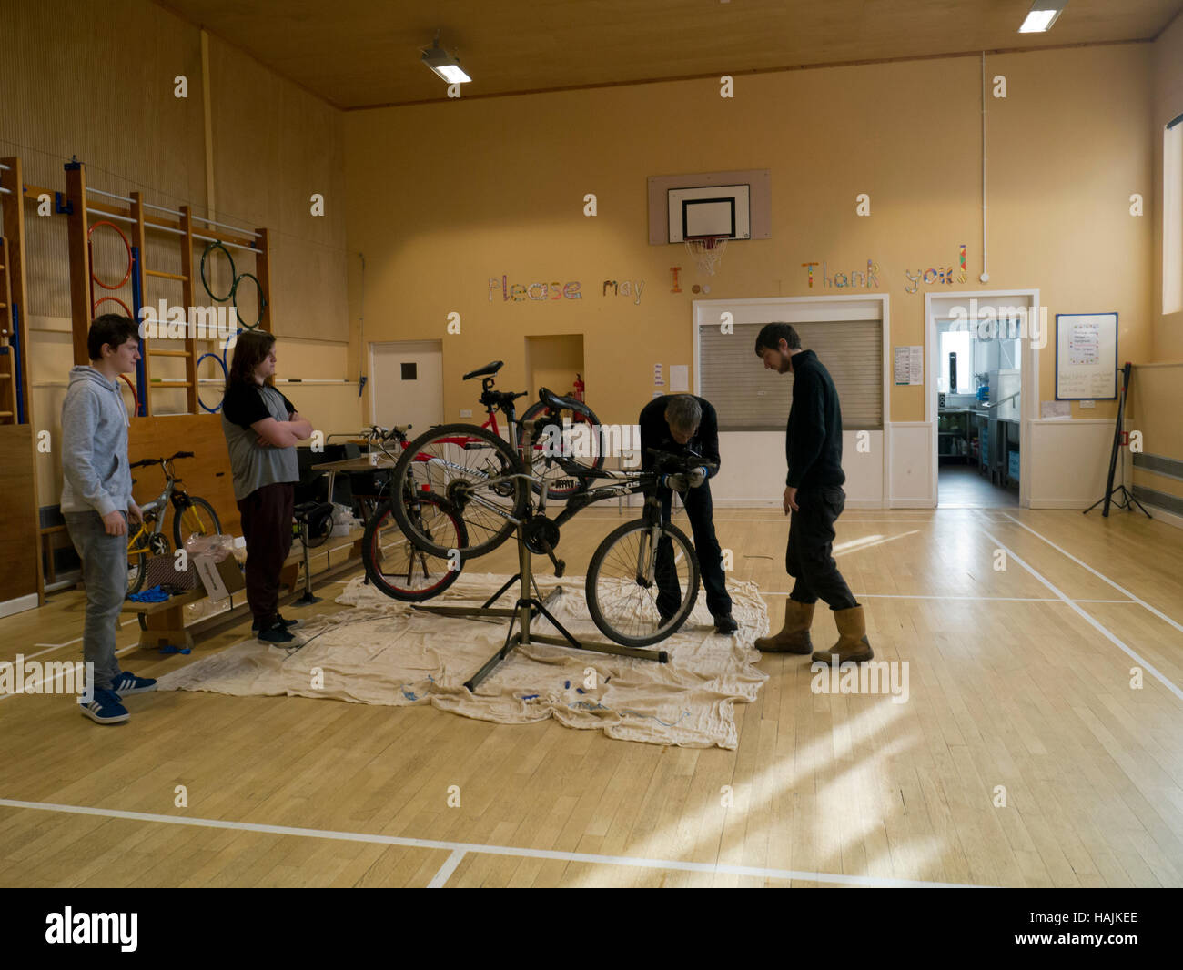 Cycle maintenance workshop Stock Photo - Alamy