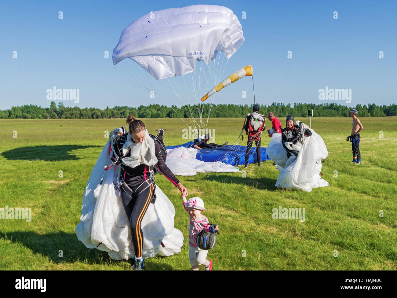 Landing area for skydivers hi-res stock photography and images - Alamy