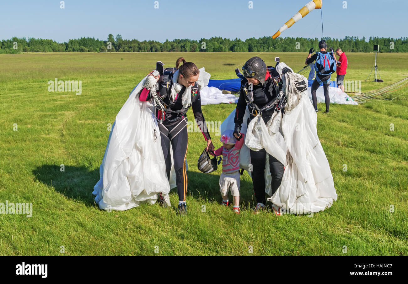 Landing area for skydivers hi-res stock photography and images - Alamy