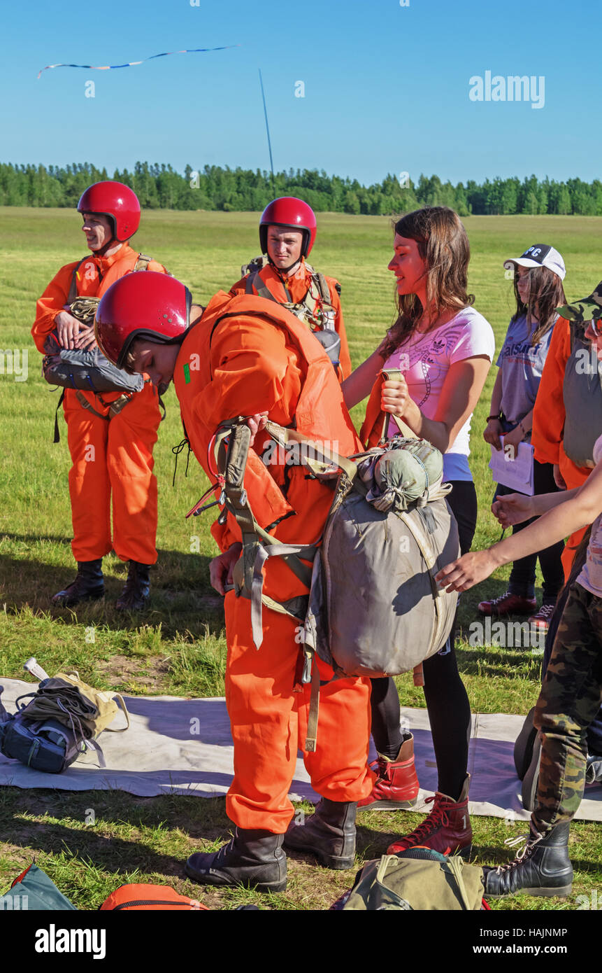 Parachutists - 2015.Parachutists in airfield Stock Photo - Alamy