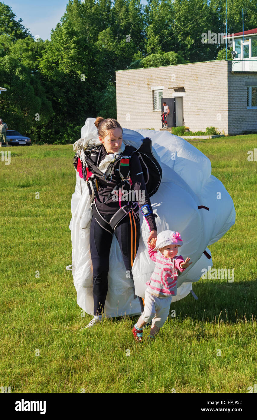 Landing area for skydivers hi-res stock photography and images - Alamy