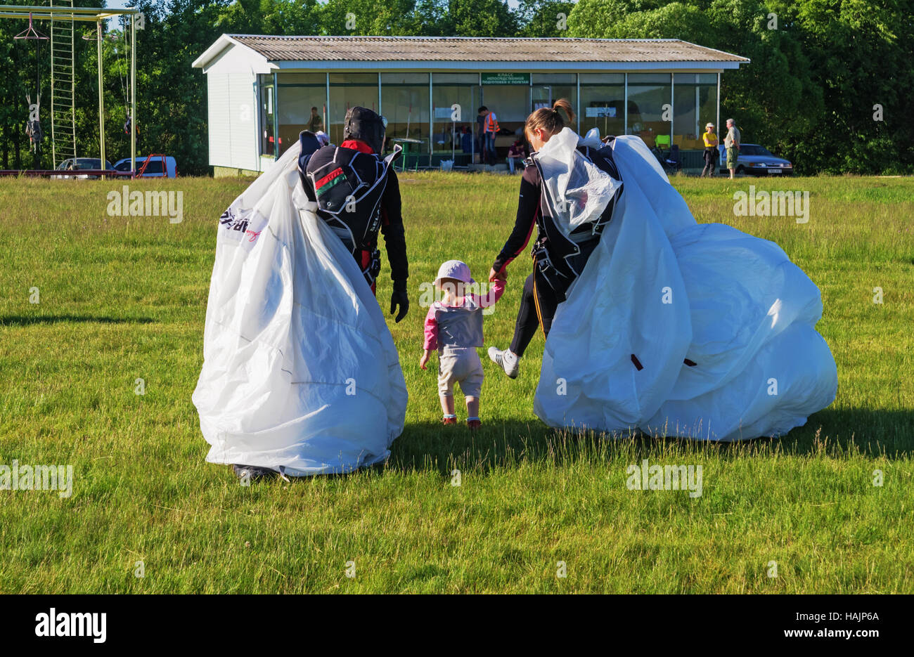 Landing area for skydivers hi-res stock photography and images - Alamy