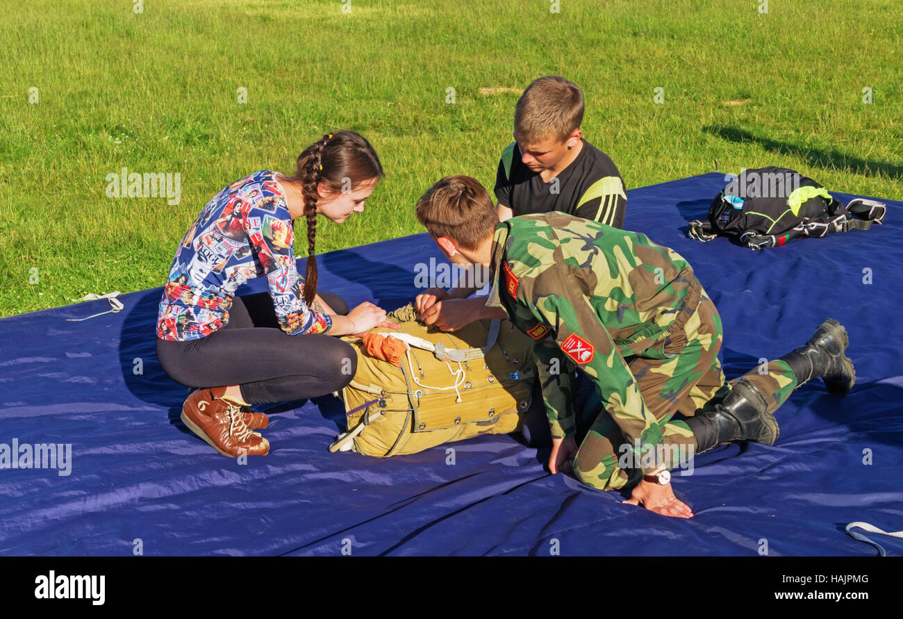 Parachutists - 2015.Packing of parachute Stock Photo - Alamy