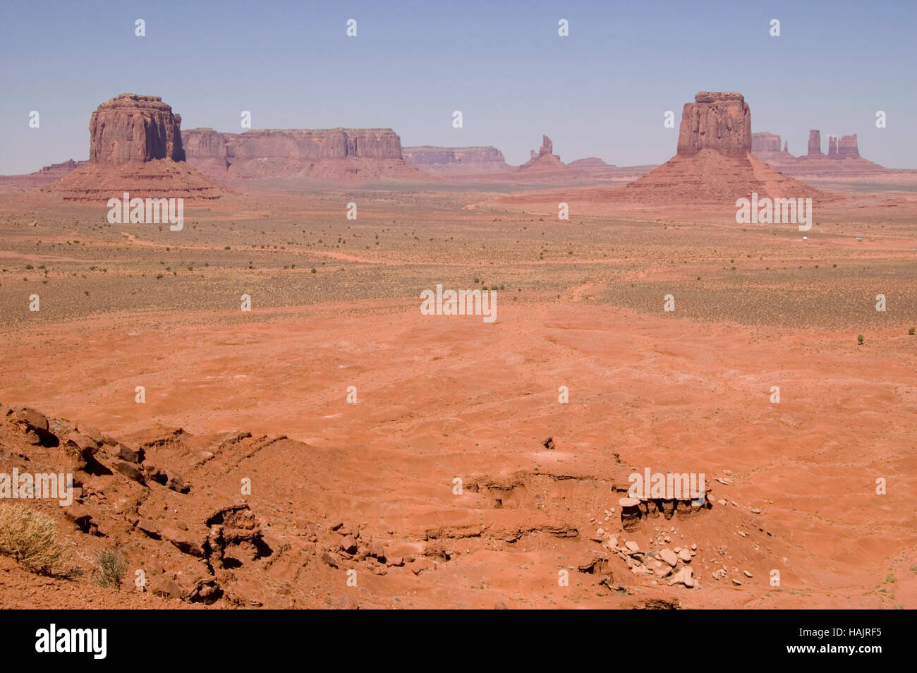 U.S.A.UTAH; NAVAJO TRIBAL PARK MONUMENT VALLEY OVERVIEW Stock Photo - Alamy