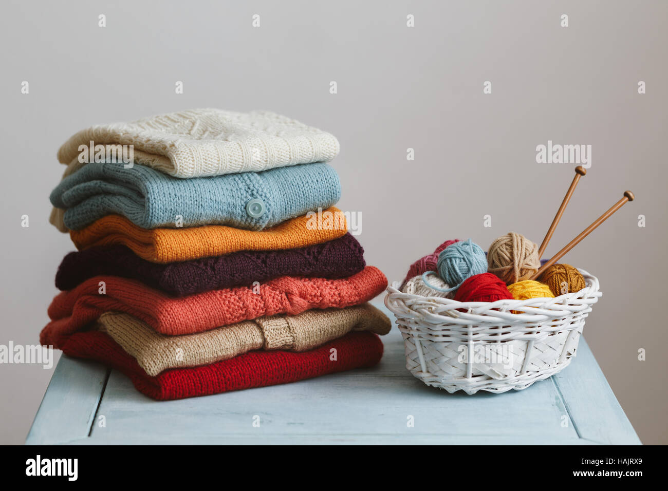 Knitting group hi-res stock photography and images - Alamy