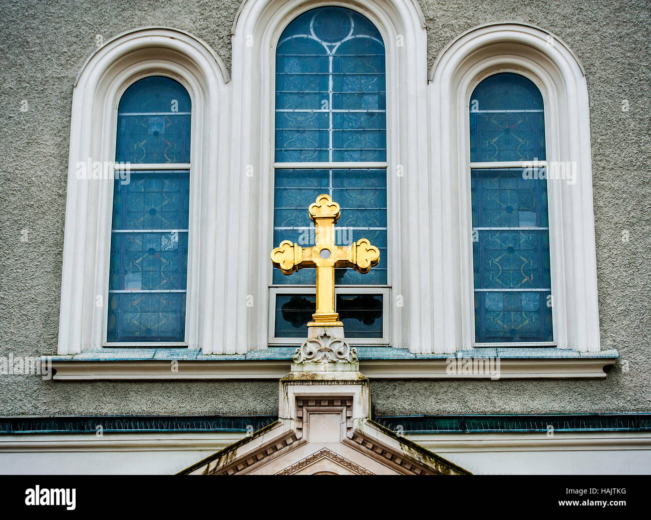 Cross windows hi-res stock photography and images - Alamy