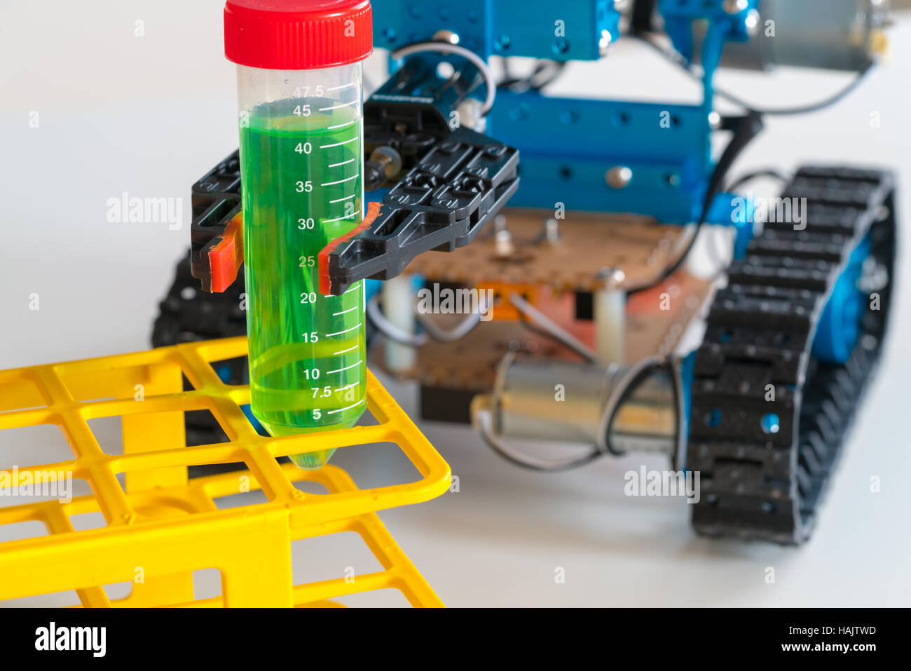 Robot caterpillar hi-res stock photography and images - Alamy