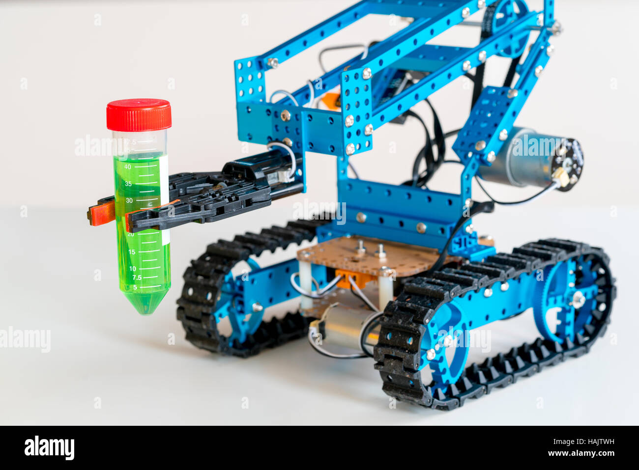 The robot arm tracks on doing an experiment with dangerous chemicals Stock Photo - Alamy