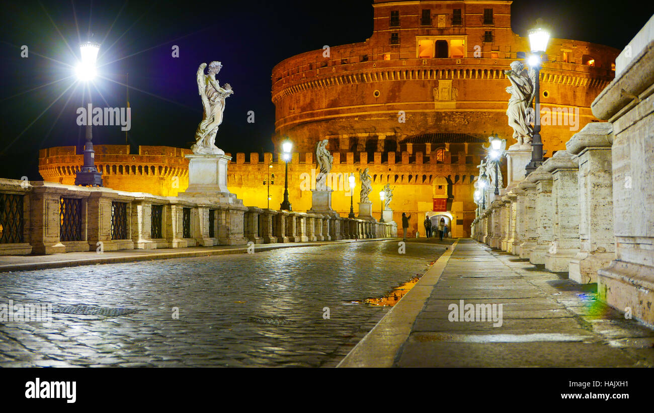 Pedestrian Bridge to Angels Castle - the famous Castel Sant Angelo in Rome Stock Photo - Alamy