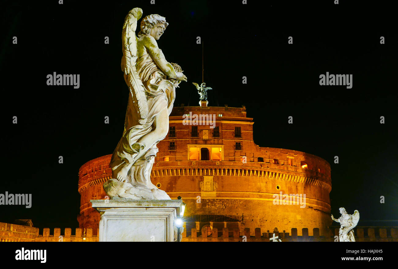 Angel statues on the Angels Bridge at Castel Sant Angelo in Rome Stock ...