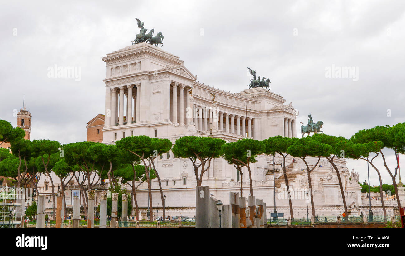 The National Monument Building in Rome Stock Photo - Alamy