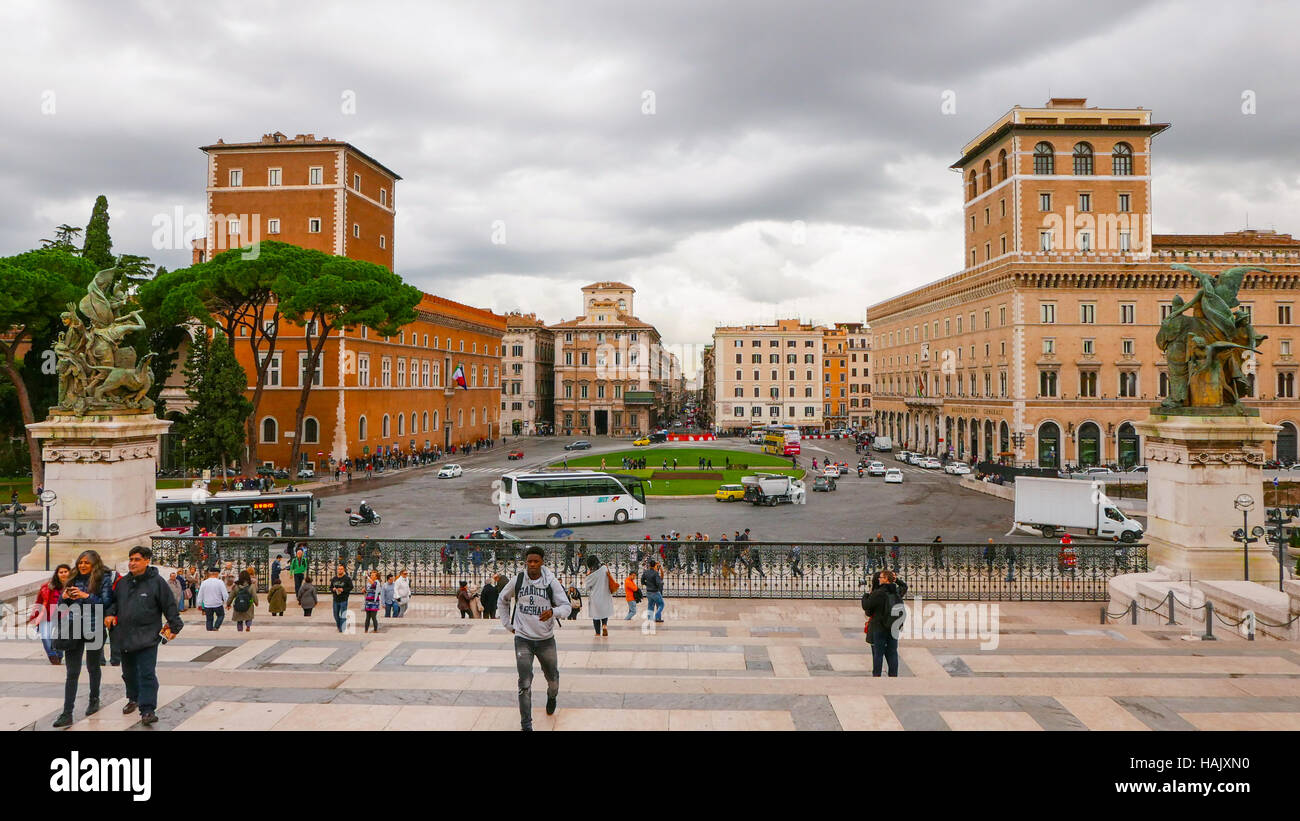 Venetian sqaure hi-res stock photography and images - Alamy
