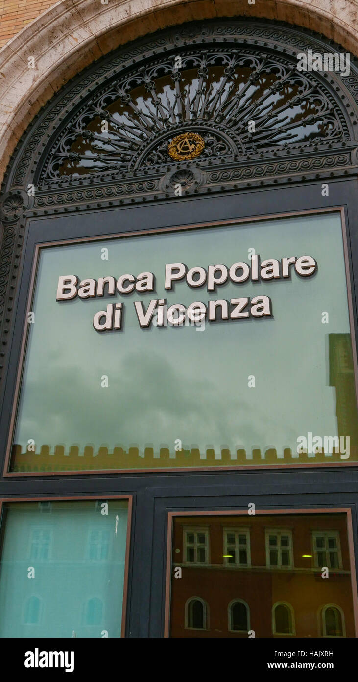 Bank building in rome banca hi-res stock photography and images - Alamy