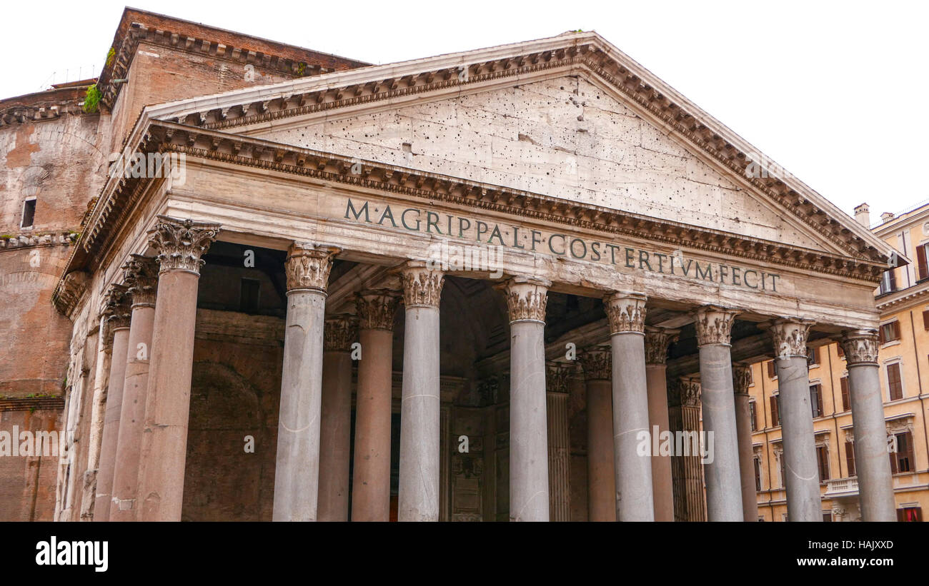 The impressive Pantheon building in the historic city center of Rome Stock Photo - Alamy
