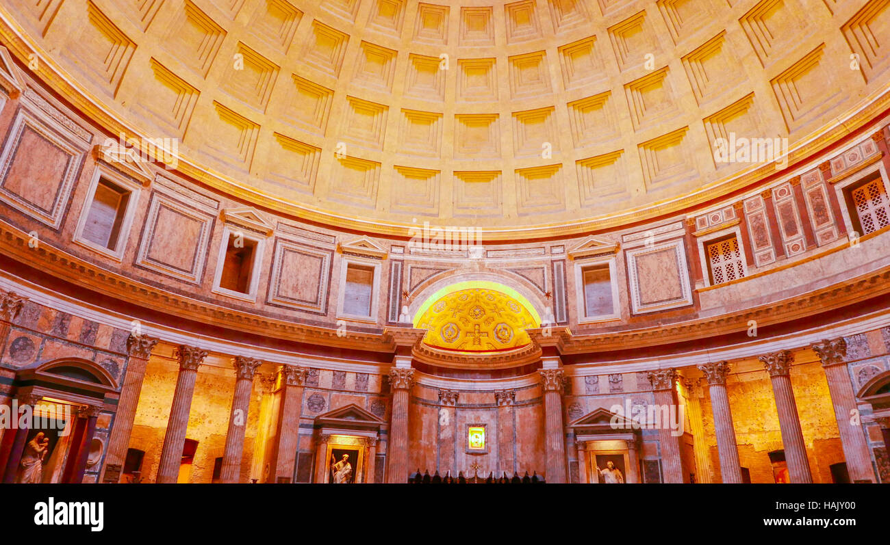 Inside the famous Pantheon in Rome Stock Photo - Alamy