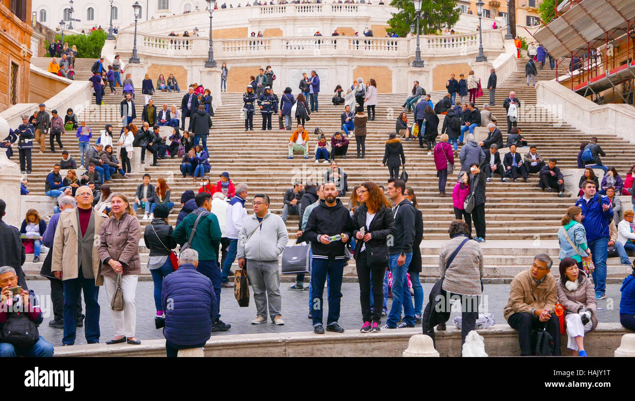The Spanish Steps in Rome - a busy place in the city Stock Photo - Alamy