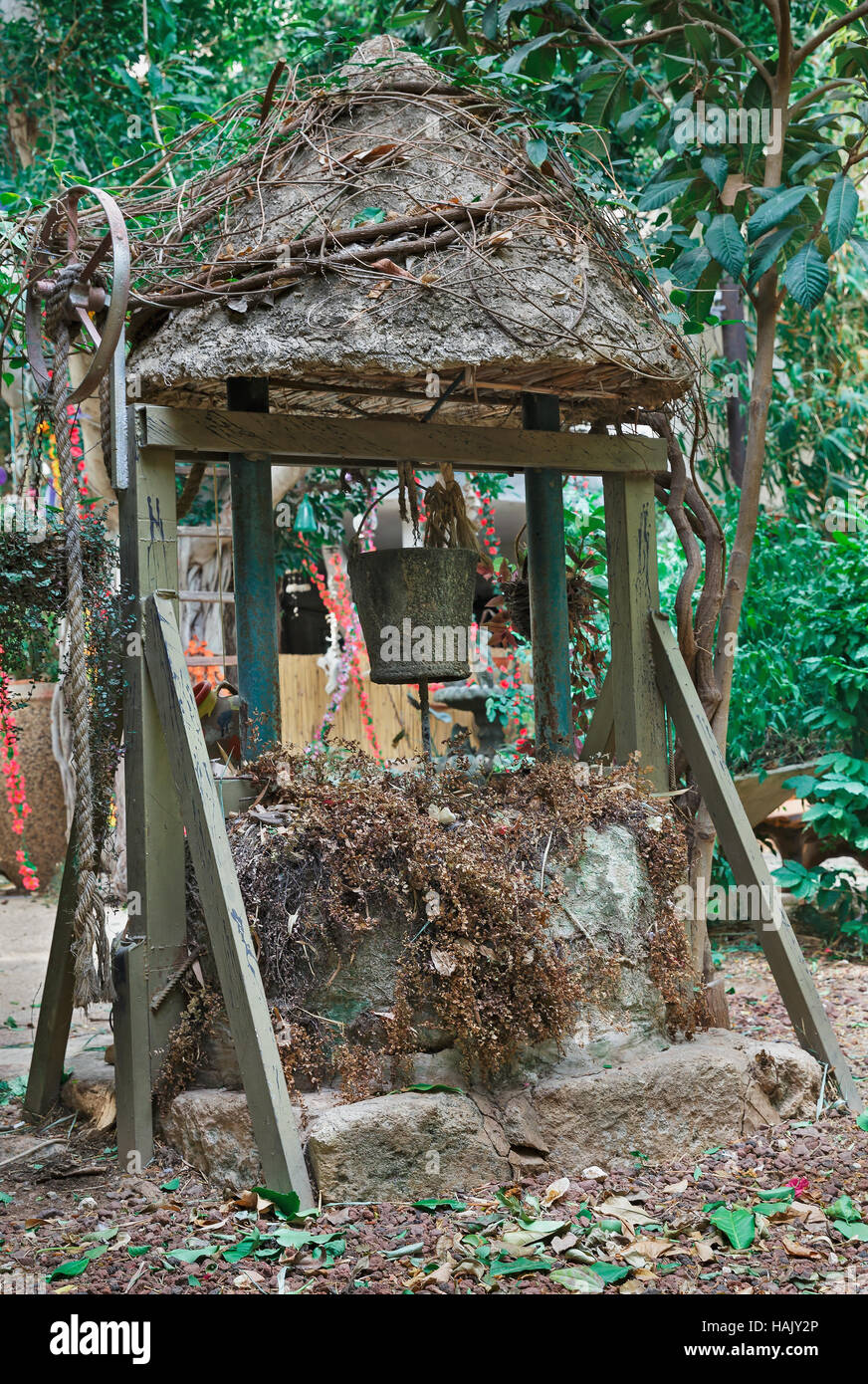 Well bucket winch hi-res stock photography and images - Alamy