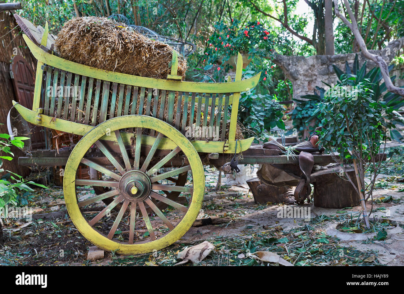 Old handcart hi-res stock photography and images - Alamy