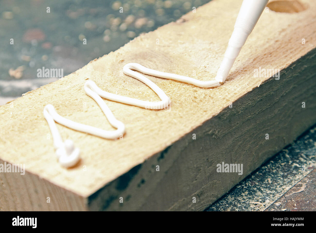 Worker glue hi-res stock photography and images - Alamy