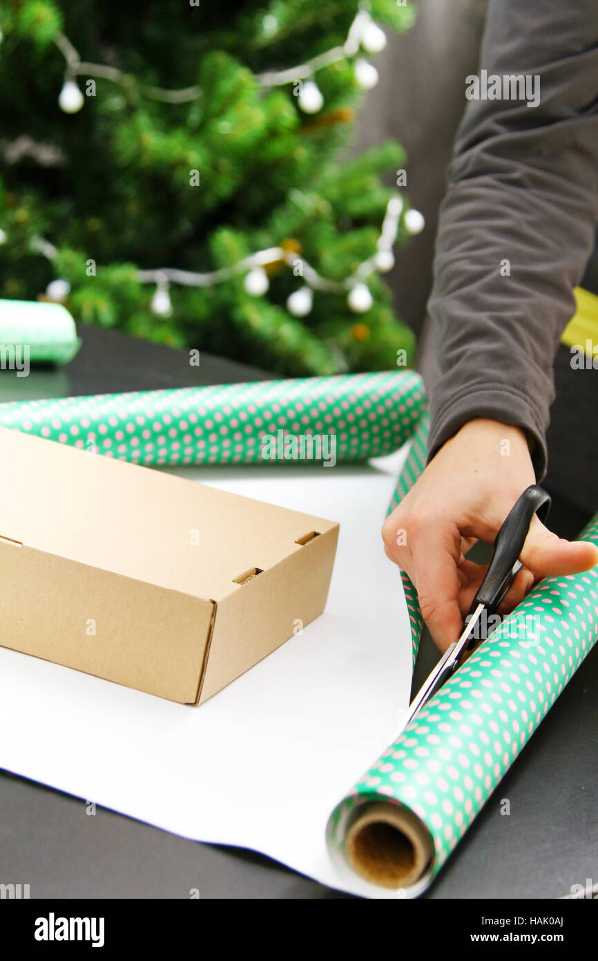 Green christmas tree paper hi-res stock photography and images - Alamy