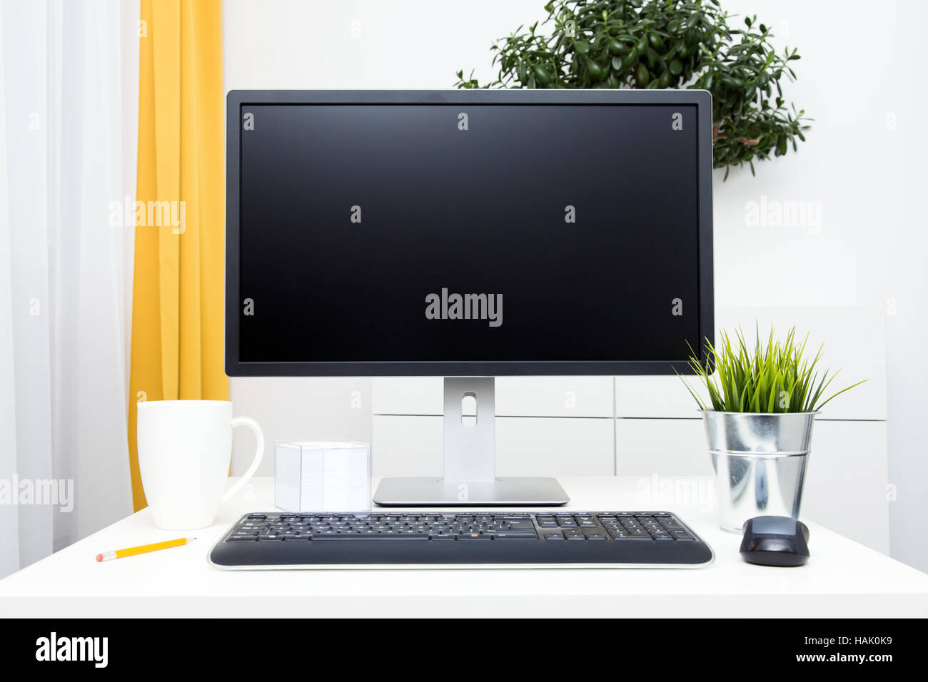 Office monitor hi-res stock photography and images - Alamy