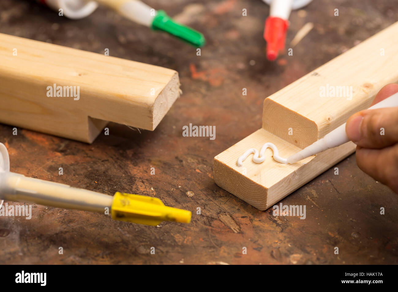 Carpenter glue hi-res stock photography and images - Alamy