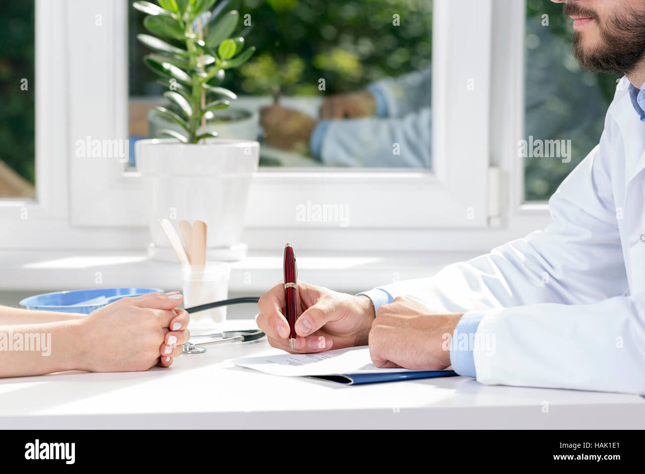 doctor and patient Stock Photo - Alamy