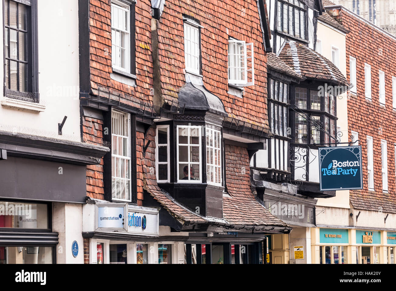 Shops in salisbury high street hi-res stock photography and images - Alamy