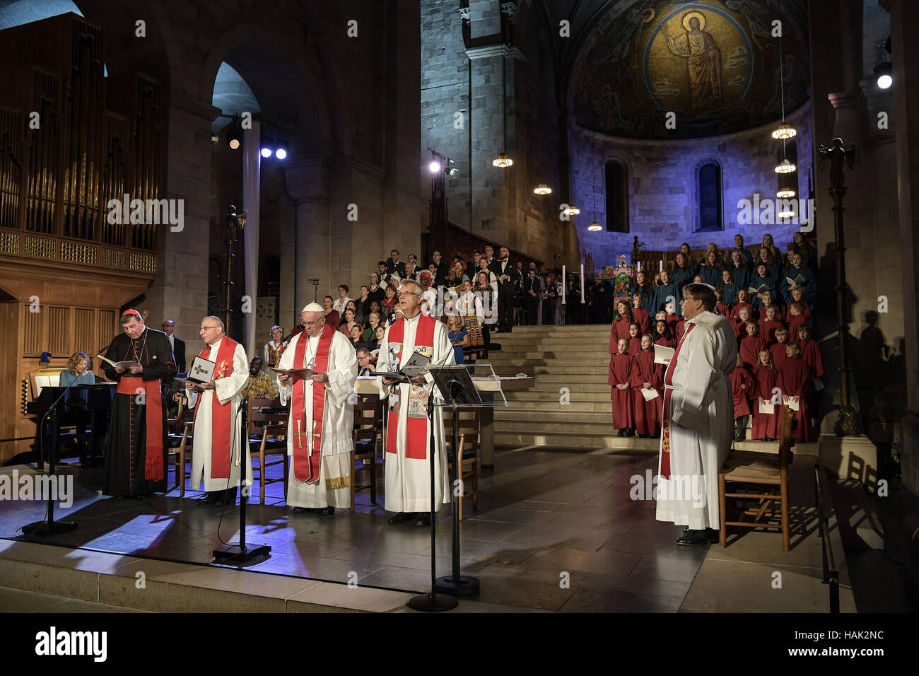 Pope Francis during the ecumenical prayer common in the Lutheran ...