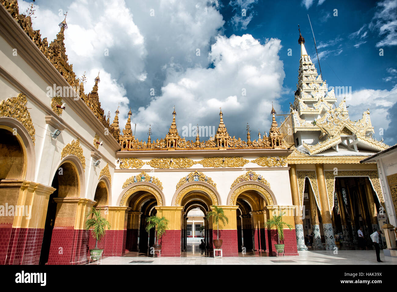 Mahamuni Buddha Temple Courtyard Architecture Mandalay Myanmar ...