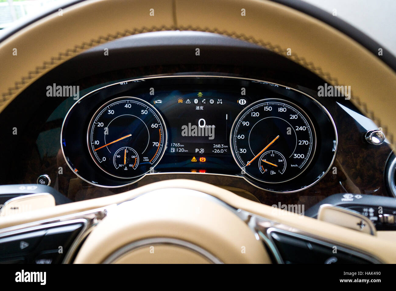 Bentley dashboard hi-res stock photography and images - Alamy