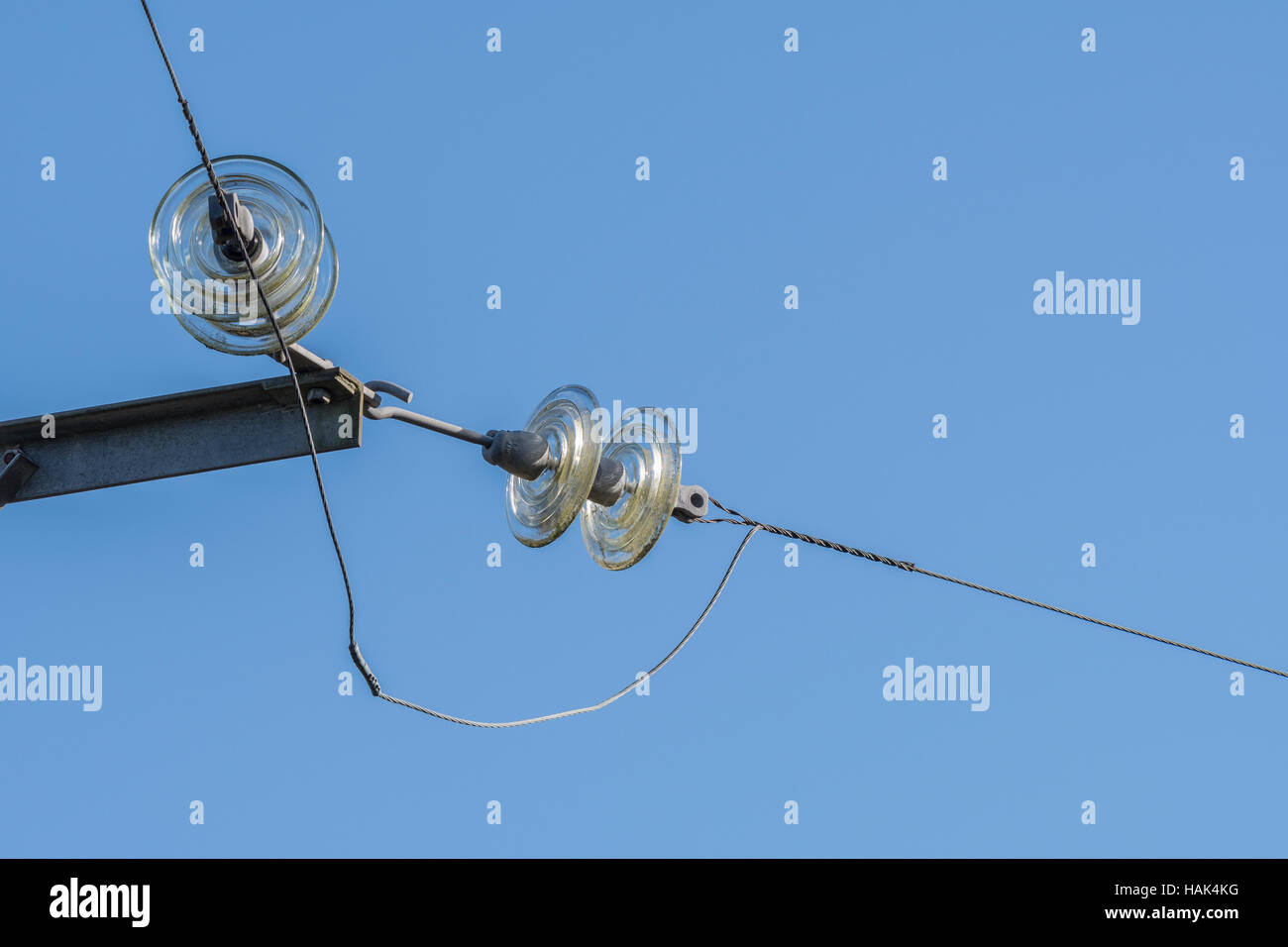Overhead live wires hi-res stock photography and images - Alamy
