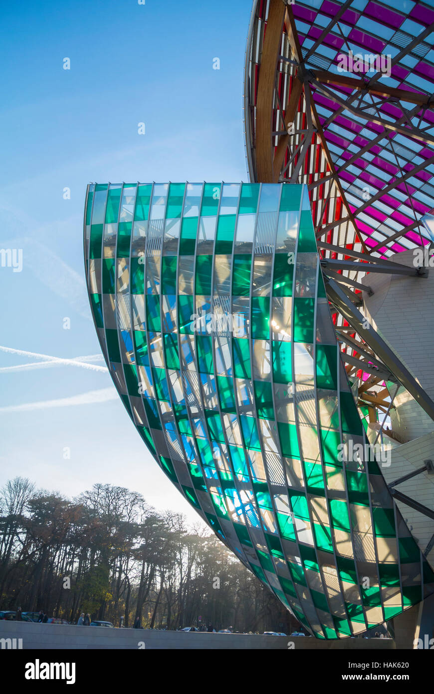 Louis vuitton museum frank gehry hi-res stock photography and images ...