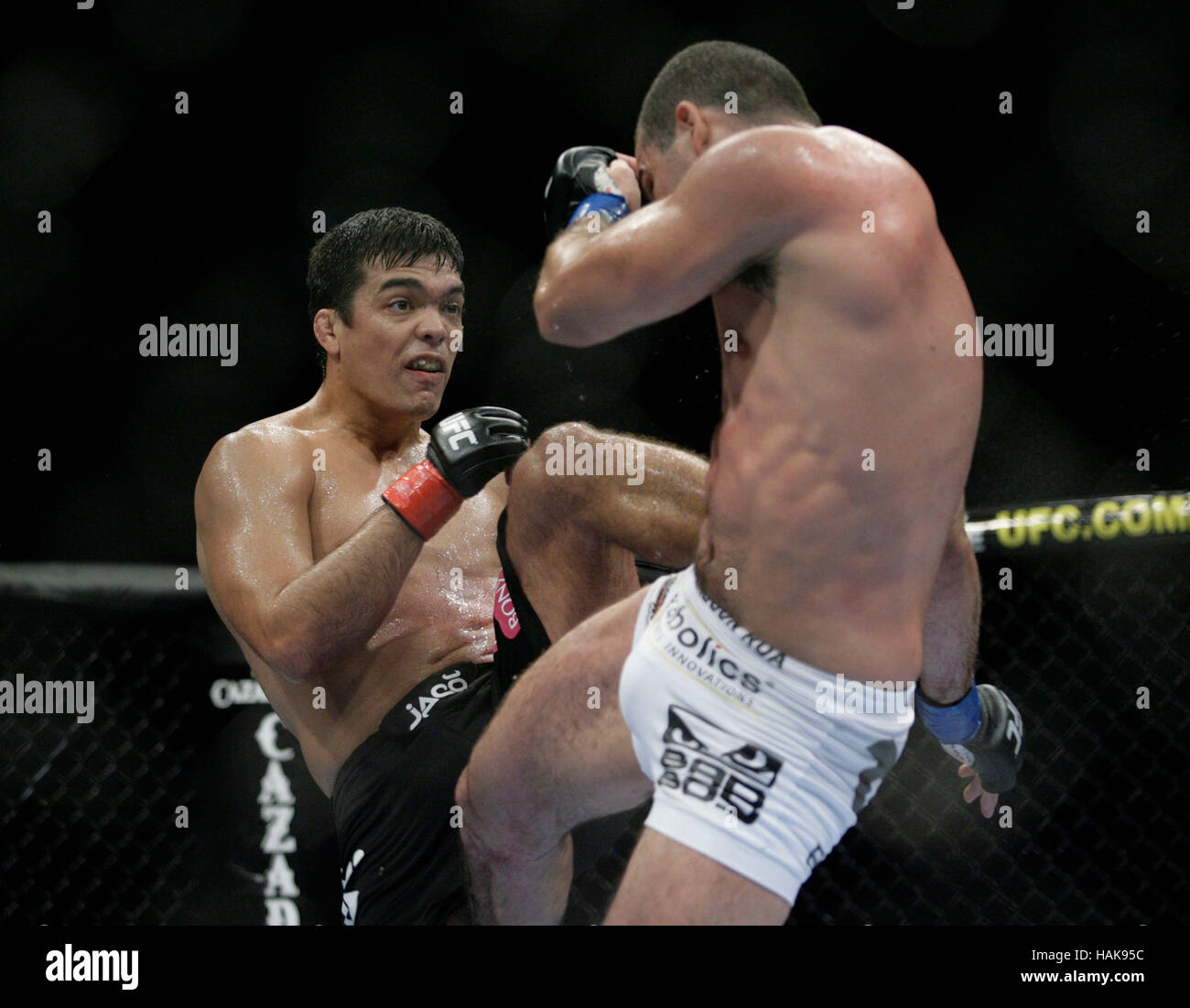 Lyoto Machida, left, fights Maurício Rua at UFC 104 at the Staples ...