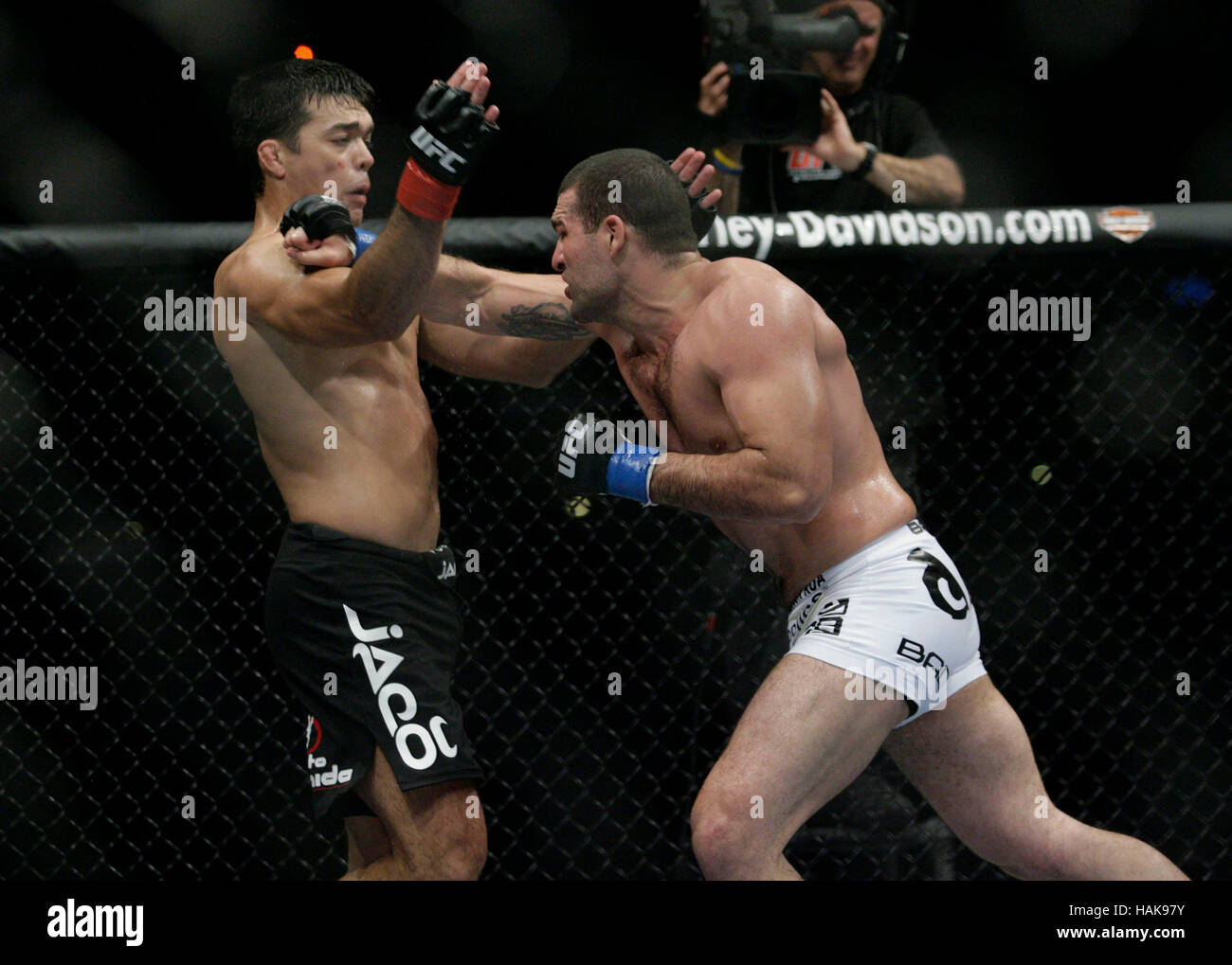 Lyoto Machida, left, fights Maurício Rua at UFC 104 at the Staples ...
