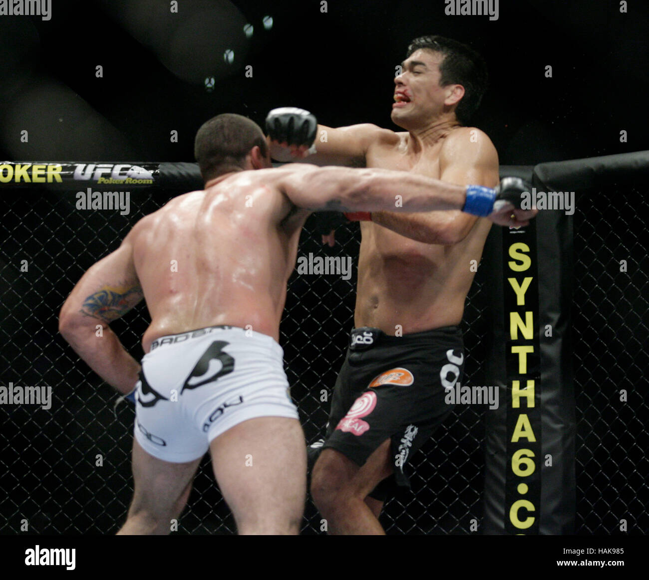 Lyoto Machida, right, fights Maurício Rua at UFC 104 at the Staples ...