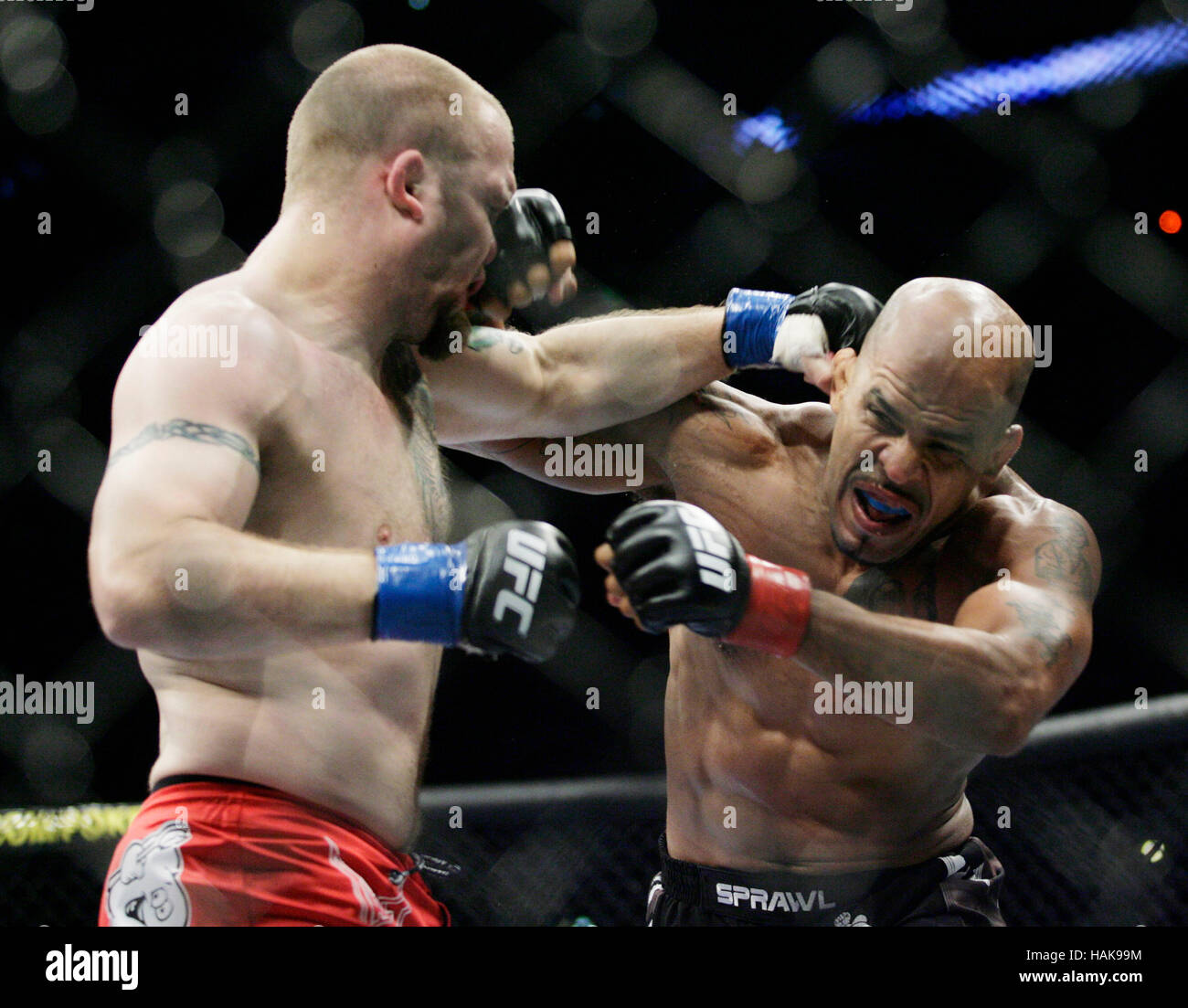 Jorge Rivera, right, fights Rob Kimmons at UFC 104 at the Staples ...