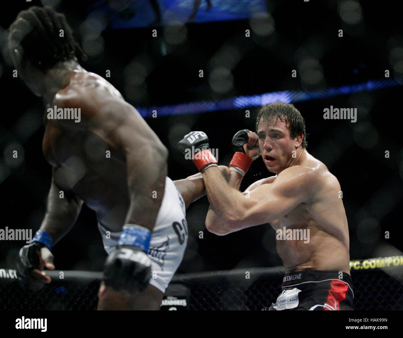 Kyle Kingsbury, right, fights Razak Al-Hassan at UFC 104 at the Staples ...
