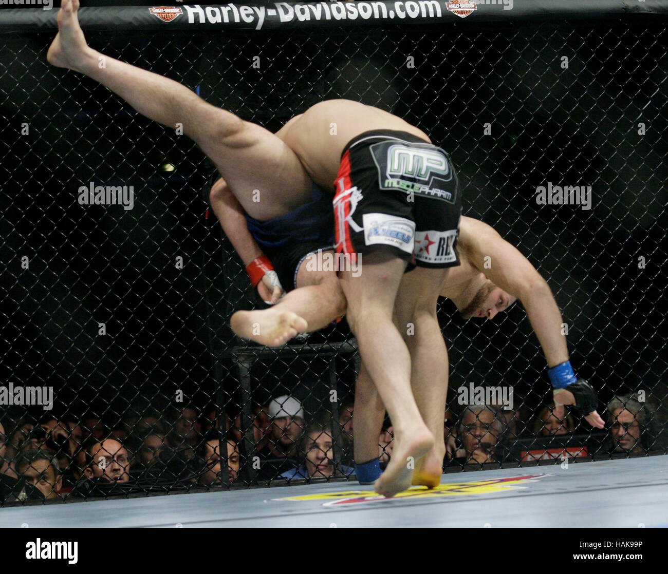 Cain velasquez ufc hi-res stock photography and images - Alamy