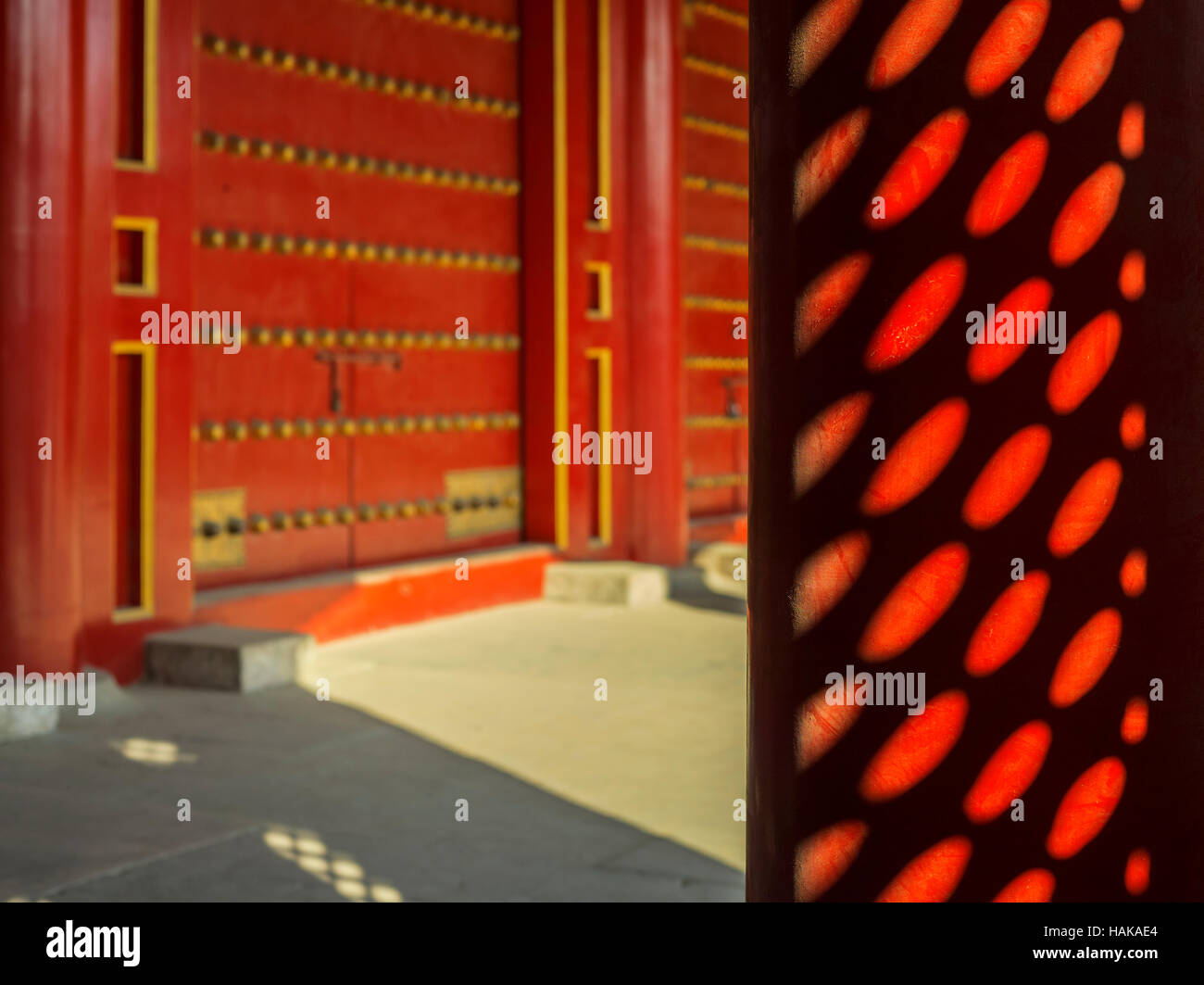 Under the shadow of the Forbidden City door Stock Photo - Alamy