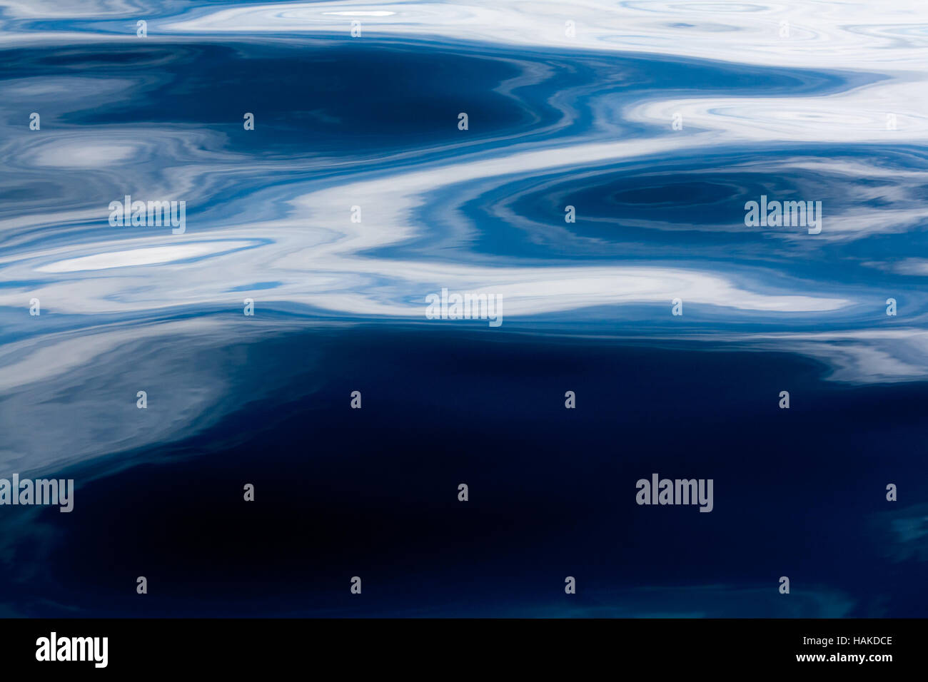 Deep colour ocean hi-res stock photography and images - Alamy