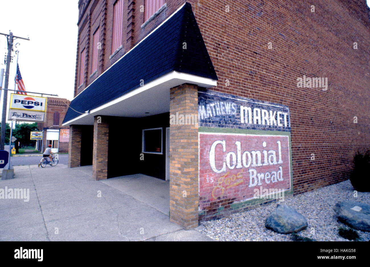 The small Indiana town of Mathews in 1984 shows a lost America Stock ...