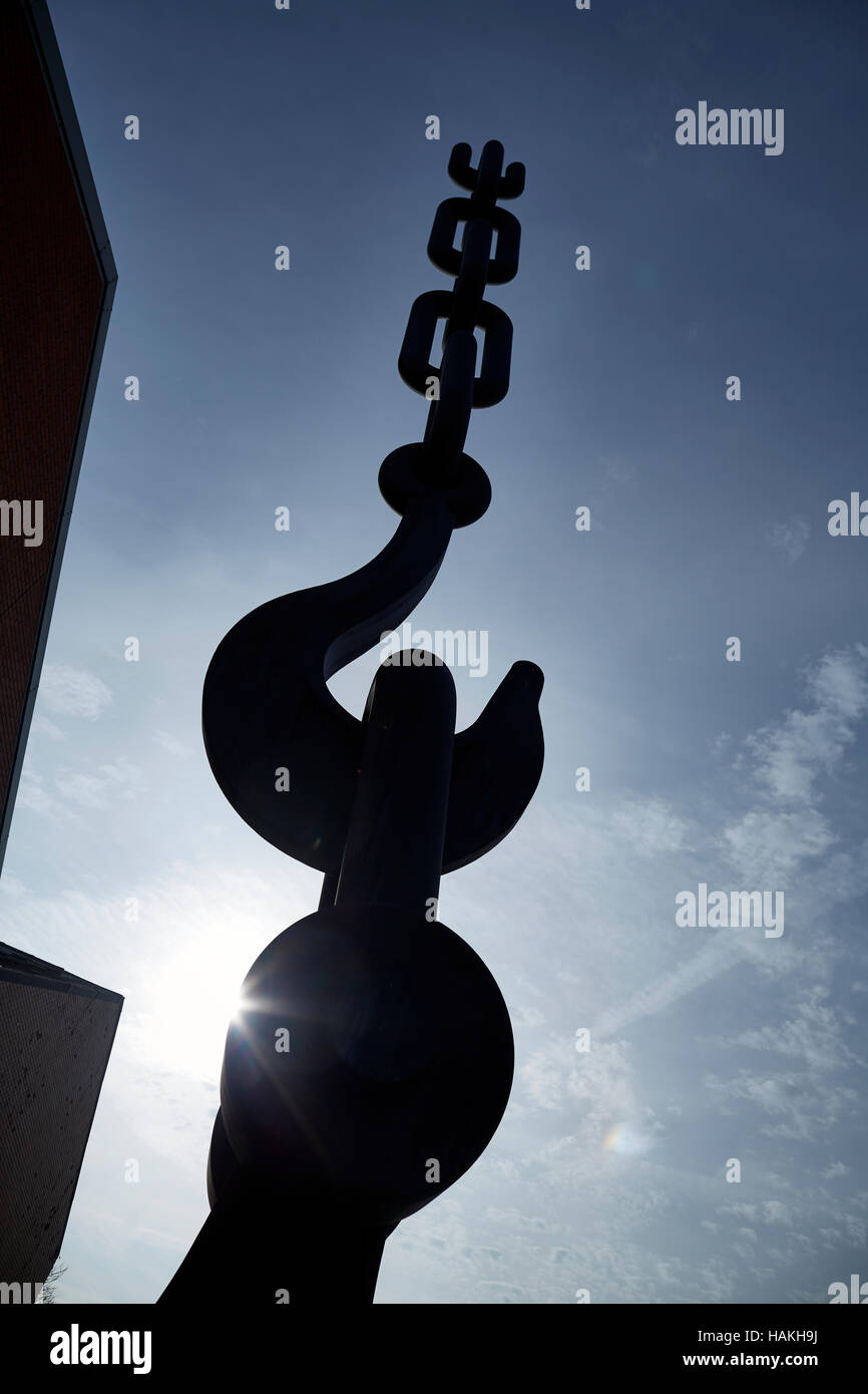 Manchester trafford park Skyhook Industrial revolution statue artwork ...