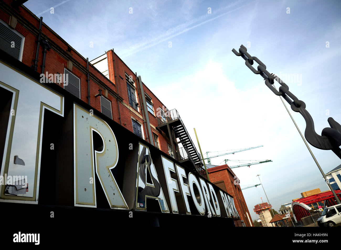 Manchester trafford park Skyhook Industrial revolution statue artwork ...