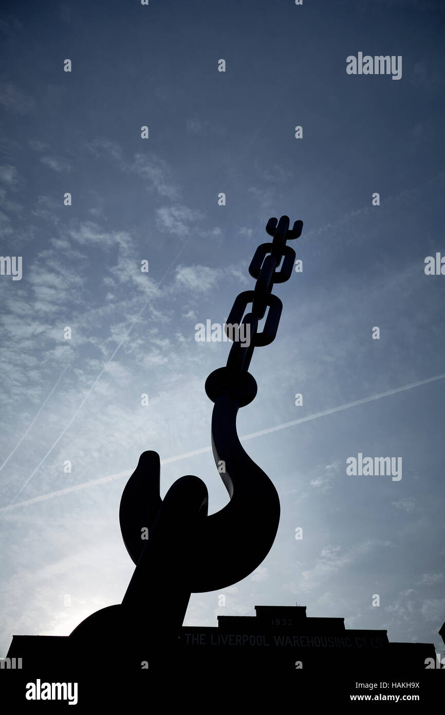 Manchester trafford park Skyhook Industrial revolution statue artwork ...