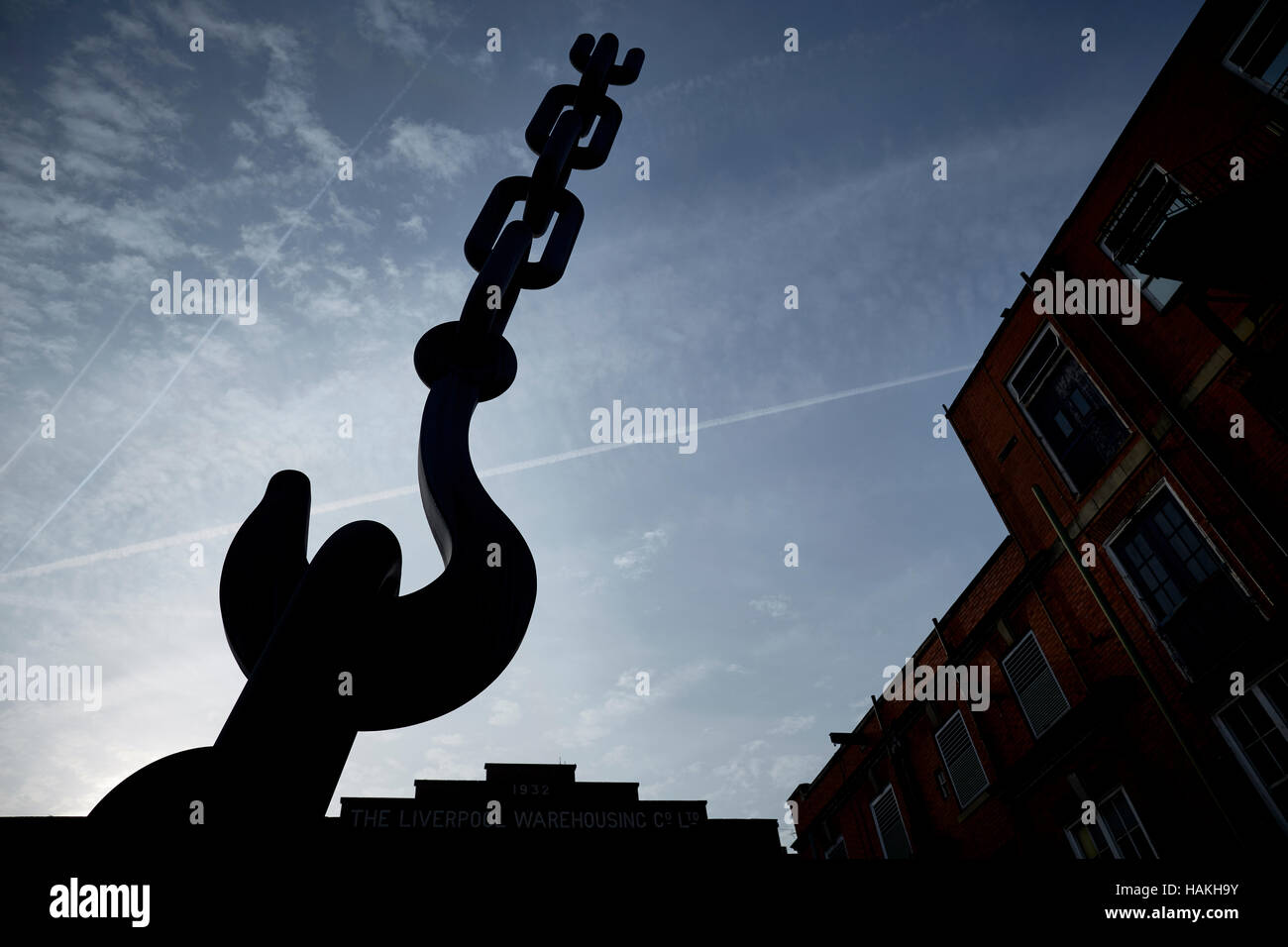 Manchester trafford park Skyhook Industrial revolution statue artwork ...