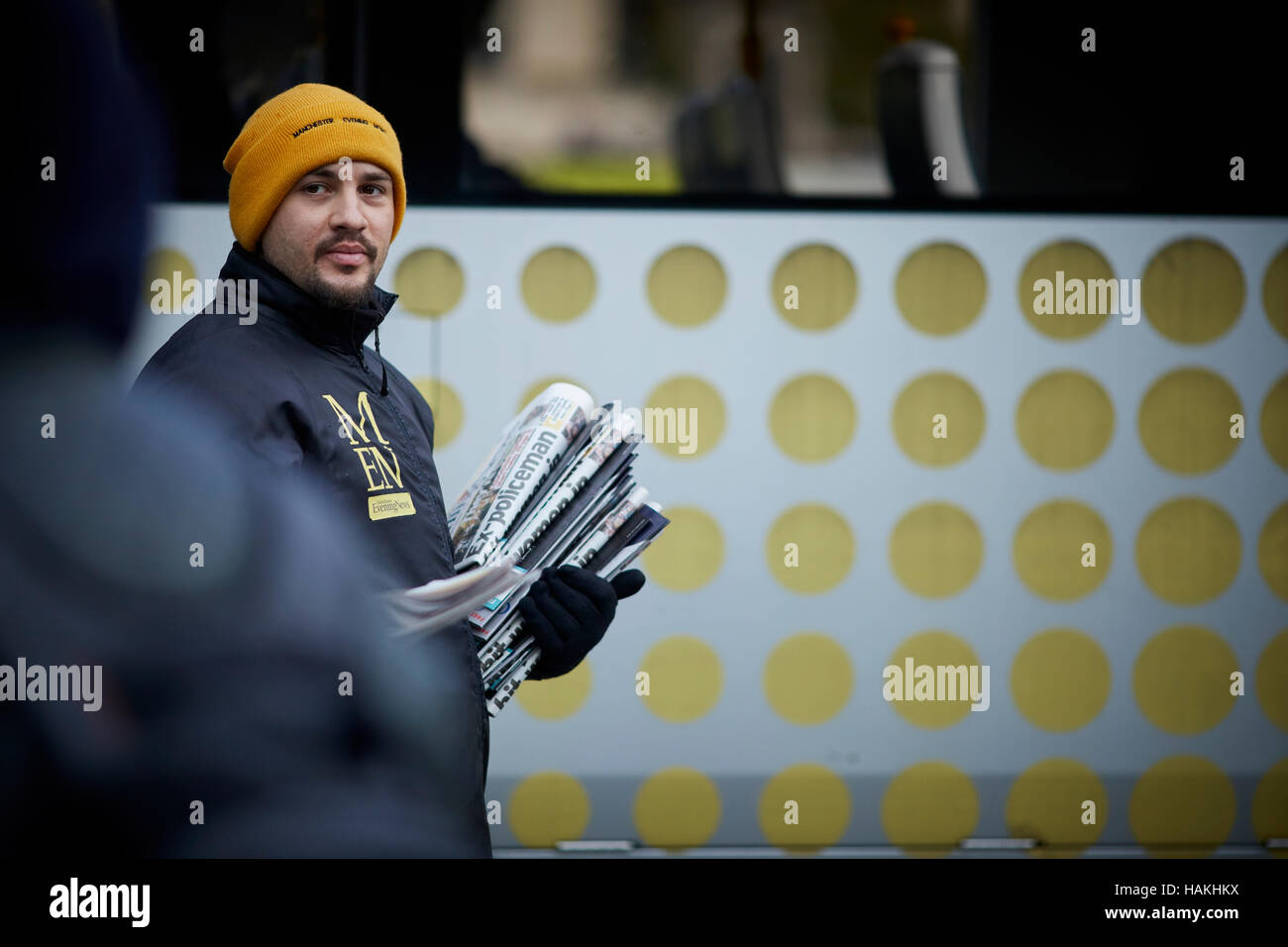 News vendor hi-res stock photography and images - Alamy