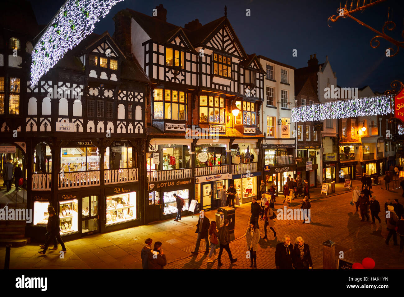 Chester town centre christmas lights cross Town centre busy crowded ...