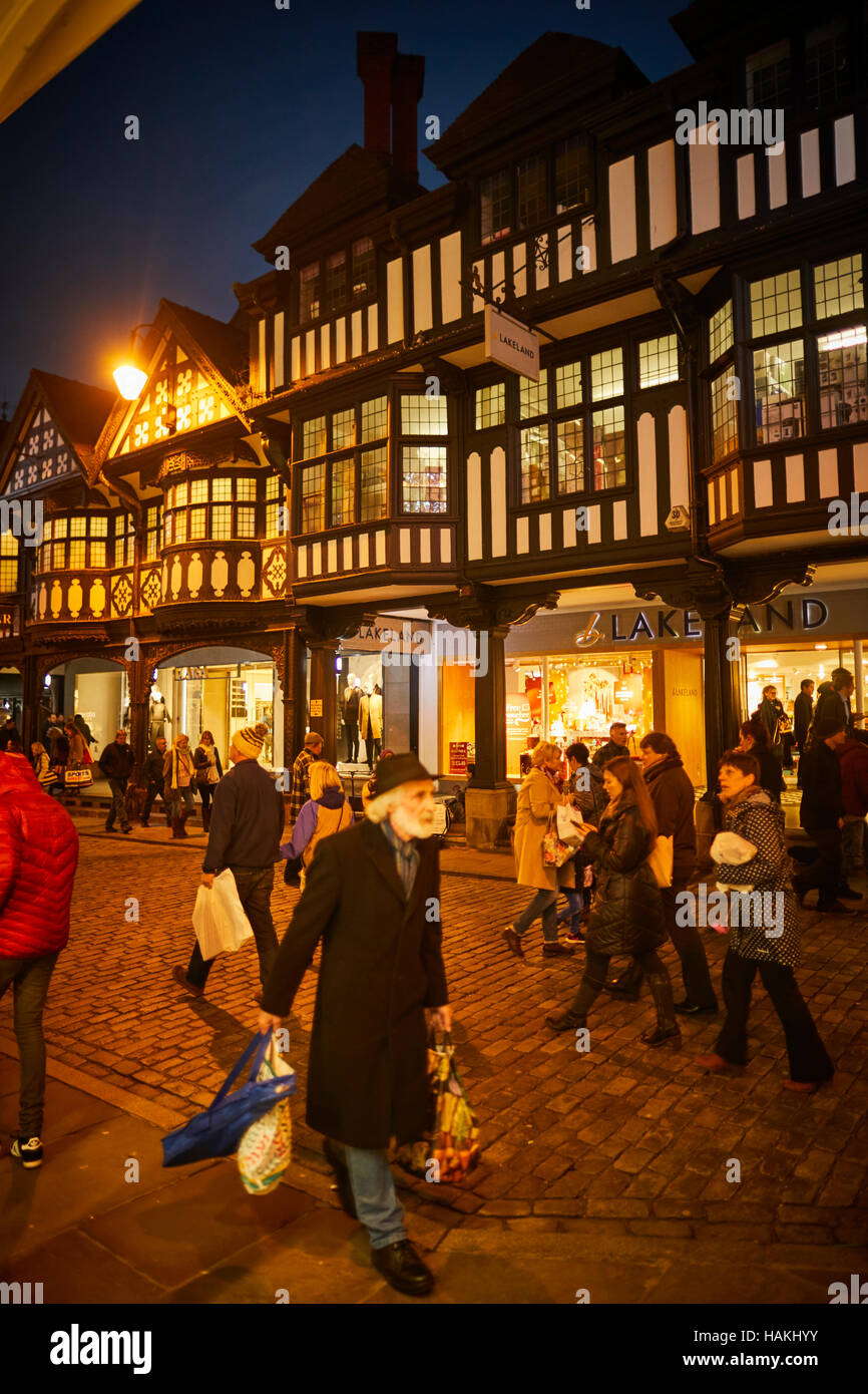 Chester town centre christmas lights cross Town centre busy crowded ...