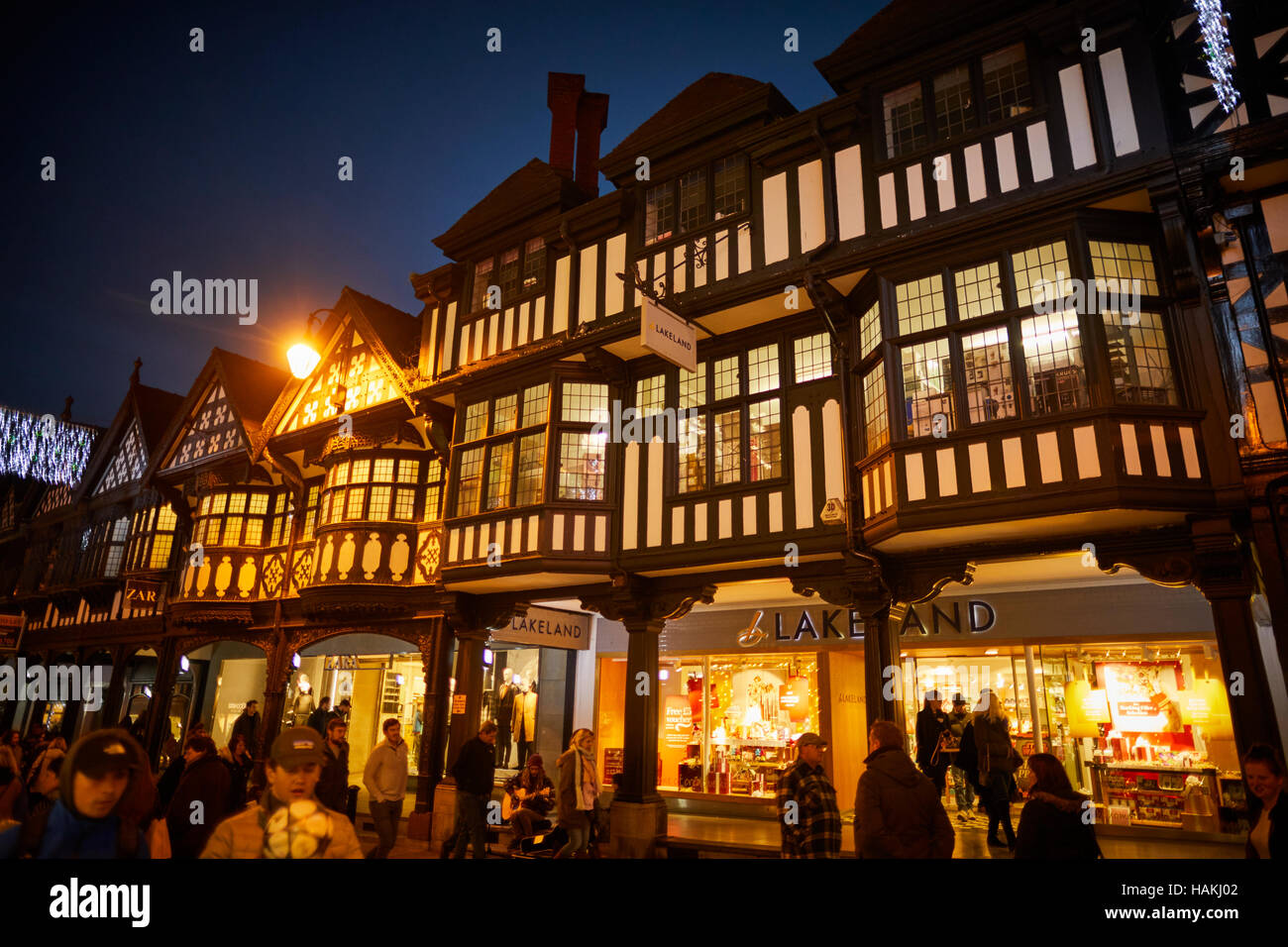 Chester town centre christmas lights cross Town centre busy crowded ...